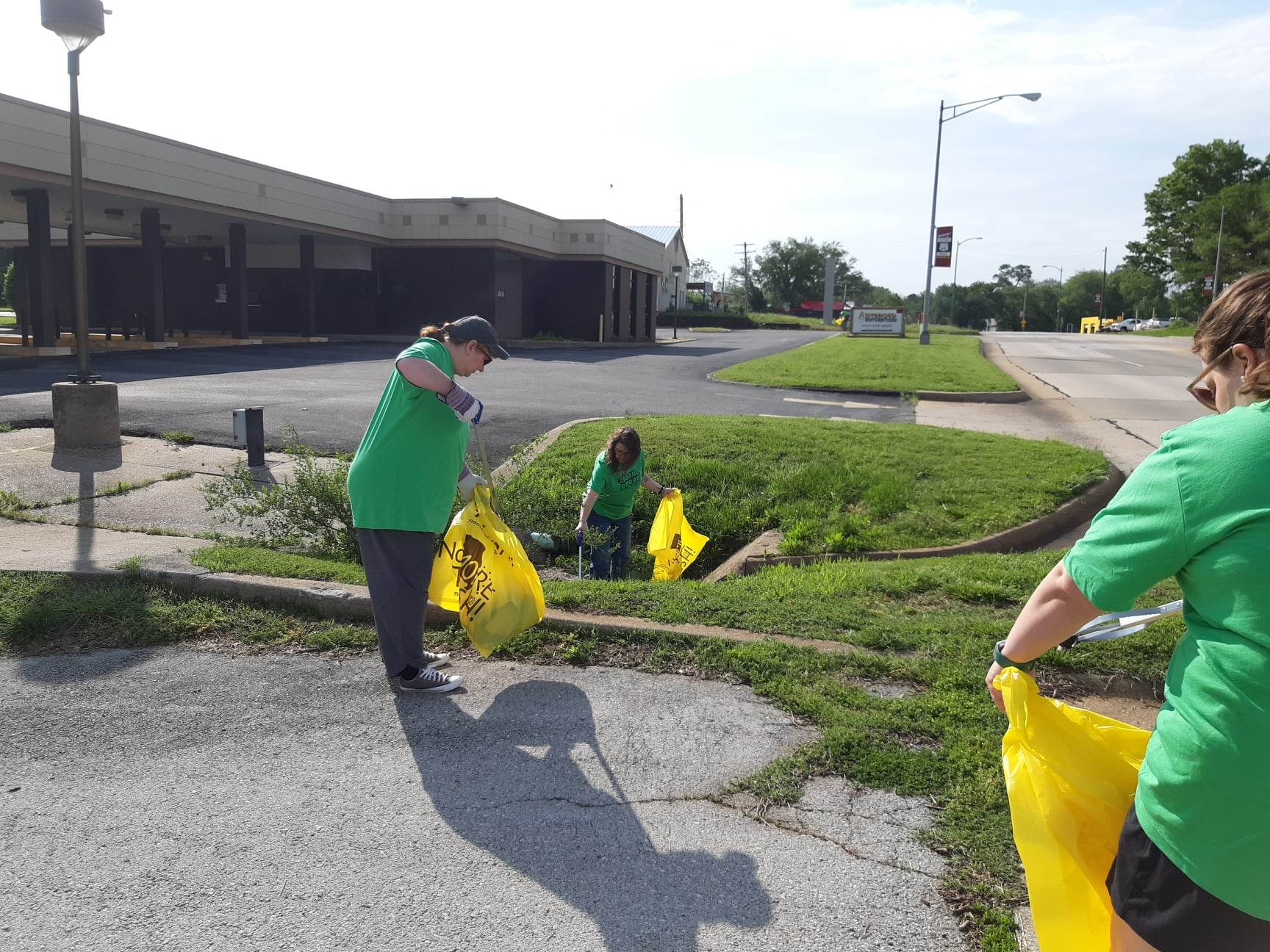 OACAC | Neighborhood Clean Up